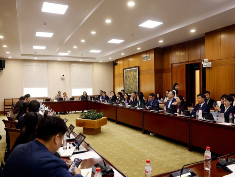 Эрүүл мэндийн үйлчилгээний чанар хүртээмжийг сайжруулах хэлэлцүүлэг эхэллээ